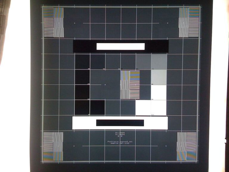 KNITTING BRAIN ATLASES: BROOKE ROBERTS – ZootMagazine